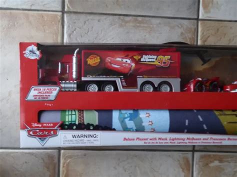 Disney Store Deluxe Playset Mack Truck Lightning Mcqueen Francesco Toys