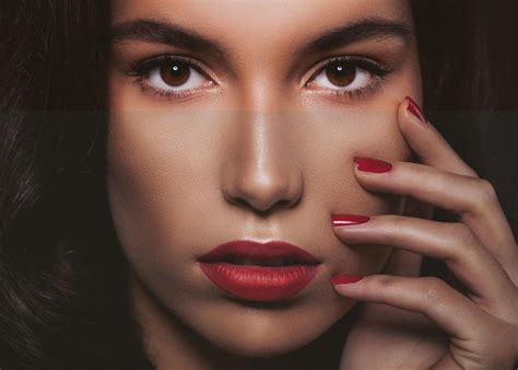 10 Sexy Red Lip Gloss Shades For Every Skin Tone