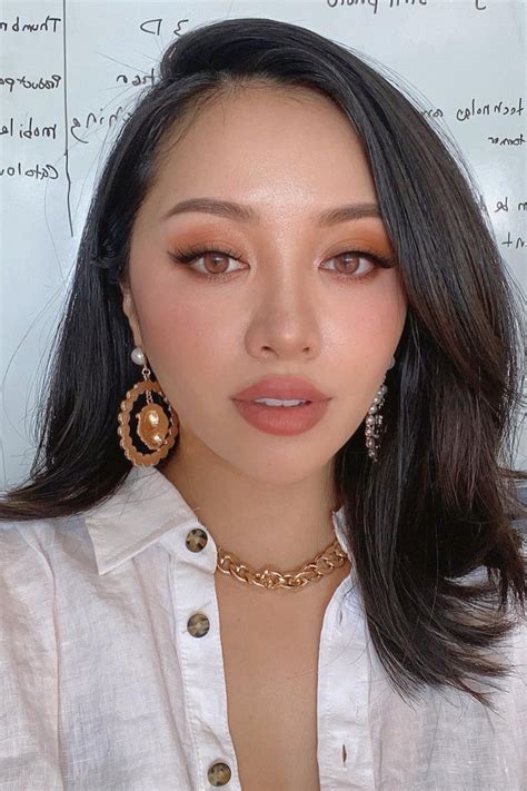 25 Neutral Makeup Looks To Try Neutral Makeup Look Warm Tone Makeup