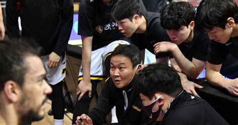 경기 후 조성원 Lg 감독 김승기 Kgc인삼공사 감독의 이구동성 끝까지 갈 거라고 생각했다
