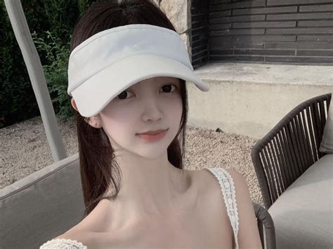 Sosoknya Terlalu Sempurna Foto Foto Selebgram Ini Diduga Editan