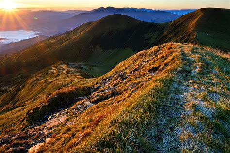 Свидовець — гірський масив в Карпатах озера Свидовецького хребта Etnosvit