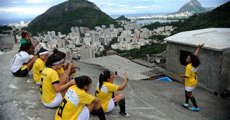 Favelas promovem Copa Popular como protesto contra remoções