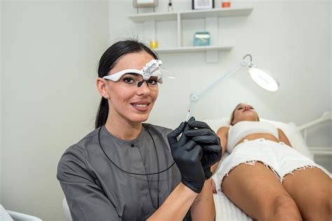 Premium Photo Cosmetologist Prepares Everything For The
