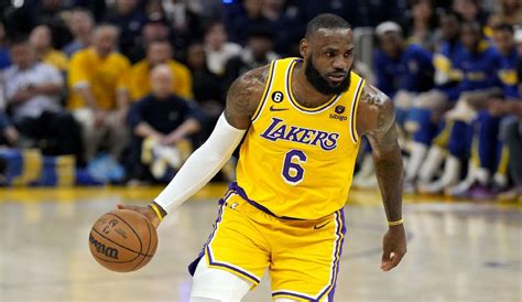 Lebron James Breaks Jordans Record Becomes Oldest Player To Score 40