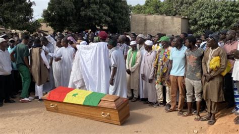 Ziguinchor Pleure Landing Camara Derniers Adieux à un Jeune Homme Tragiquement Disparu