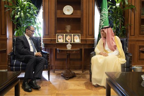 جريدة الرياض الجبير يستقبل سفير الأردن لدى المملكة