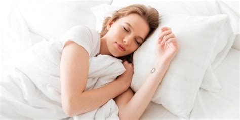 Как спать при шейном остеохондрозе выбираем позу подушку матрас