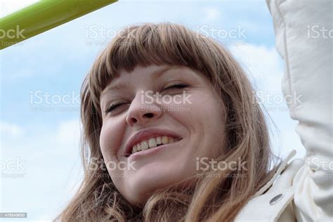 걸리죠 Haired 라트비아 여자아이 모델 웃음소리 20 24세에 대한 스톡 사진 및 기타 이미지 20 24세 2015년