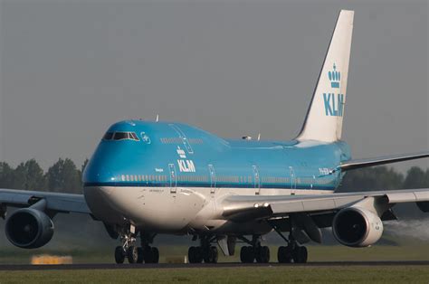 KLM KL 611 Flight Status - SpotterLead
