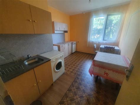 Етаж от къща Етаж от къща 80 кв м Обзаведена Къщи под наем Акация