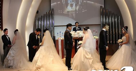 전주시 완산구 동거부부 4쌍 초청 합동결혼식 지원