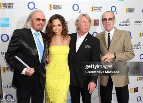 Barry Gibb Myleene Klass Francis Rossi And Rick Parfitt Of Status News Photo Getty Images