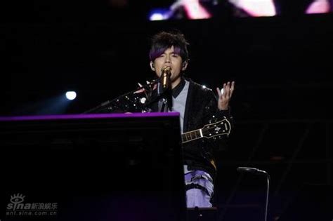 图文：周杰伦上海华美开唱 十里洋场万种风情影音娱乐新浪网