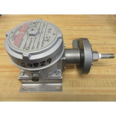 United Electric Controls J120 551 Pressure Switch Used Mara Industrial
