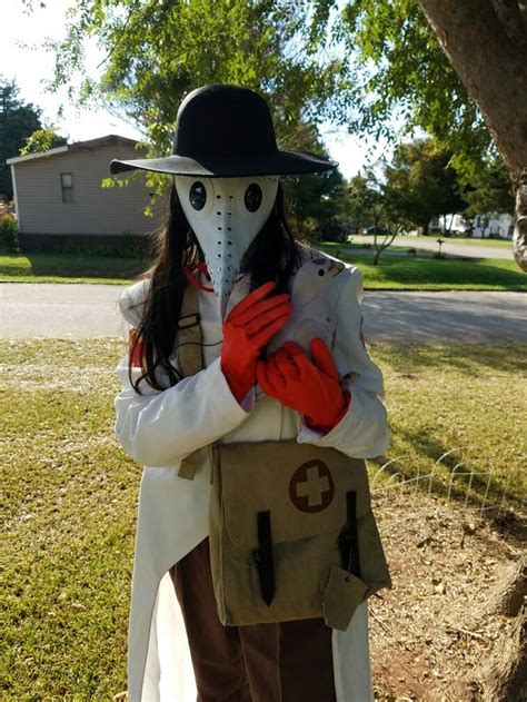 Pin By Taylors Birbs And Borbs On Plague Doctor Cosplay Cosplay Plague Doctor Bags