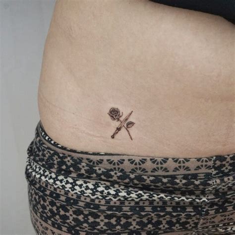 22 Amazing Feminine Pelvic Tattoos For 2024