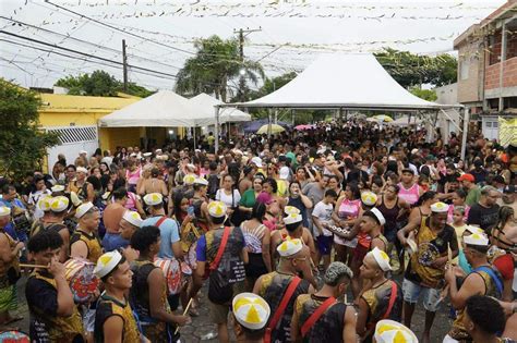 Desfile De Blocos E Bandas De Carnaval Começa Neste Final De Semana Em