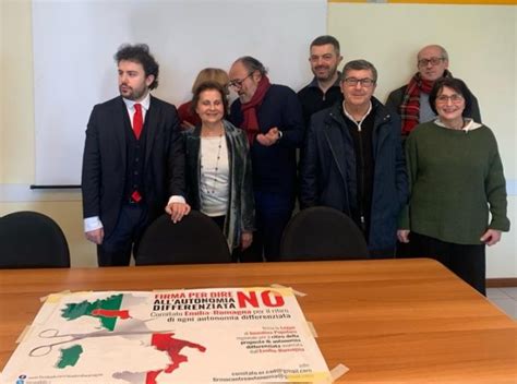 Raccolte 5000 Firme Per Presentare La Legge Contro Le Autonomie