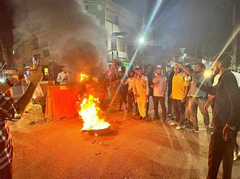 जनकपुरमा युवा संघले कांग्रेस सभापति देउवा र उपसभापति गुरुङको पुत्ला