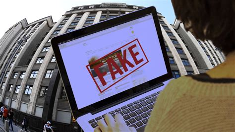 Стоп фейк За какую ложь в Интернете предлагает наказывать Госдума