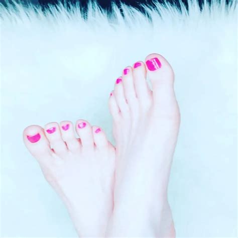 Do You Like My Feet Scrolller