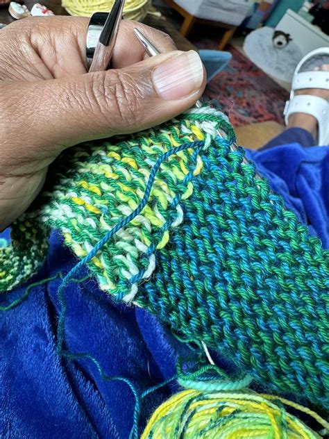 FO Warp Vest And Tackling Intarsia Yards Of Happiness