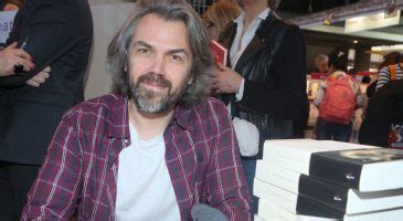Aymeric Caron Biographie De Aymeric Caron Closer