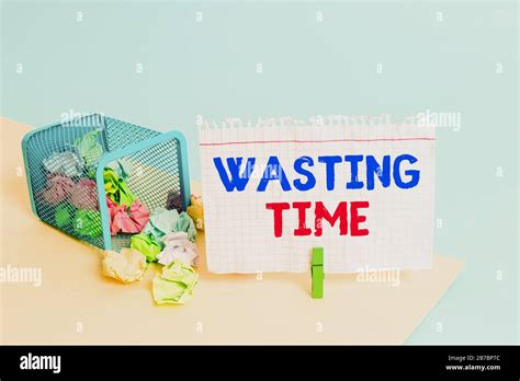 Texte De Lécriture Lécriture De Perdre Du Temps La Loi Sur La Photo Conceptuelle De Passer Du