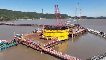 国内最大跨度跨海桥进入海上主塔施工阶段 图片 海外网