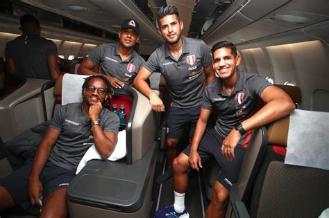 Selección Peruana Viaja Rumbo A Doha Para Disputar Con Australia El