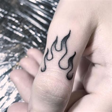 Les 100 Plus Beaux Tatouages De Doigts