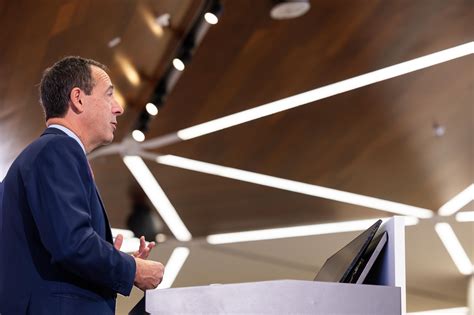 Caixabank Sitúa El Crecimiento Del Negocio Y La Transformación Como
