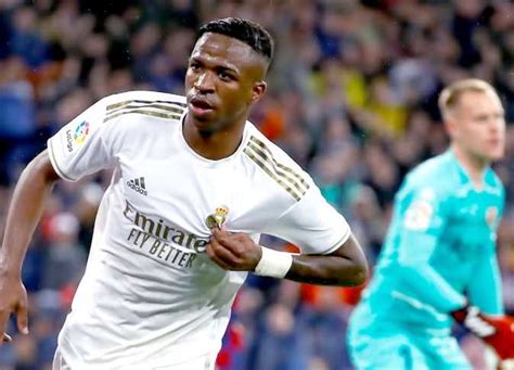 فينيسيوس يصر على البقاء فى ريال مدريد ويتجاهل عرض سان جيرمان المصري اليوم