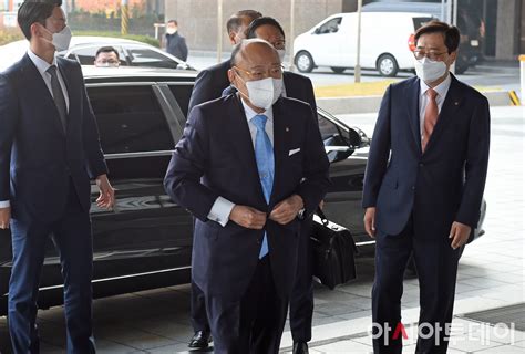 포토 김승연 회장 창업자 김종희 선대회장 탄생 100주년 기념식 참석 아시아투데이