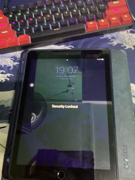 itunes wont detect my ipad but it detect my iphone i want to reset my