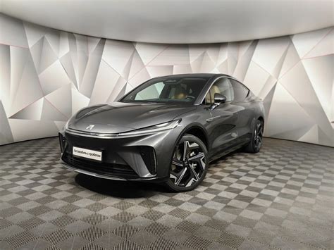 Купить б/у Rising Auto R7 2022-2025 90 kWh Electro AT (400.0 кВт) 4WD ...