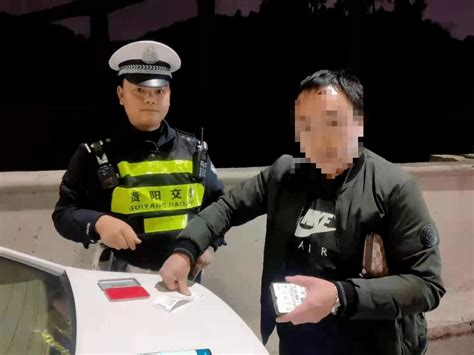 公交抛锚 交警协调：今早中山东路的这一幕太暖心！驾驶员