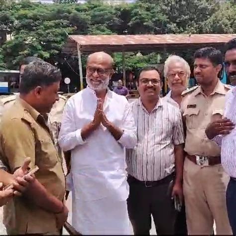 ರಜನಿಕಾಂತ್ ಅವರು ಸರಳ ಸ್ವಭಾವದ ವ್ಯಕ್ತಿ ಕಷ್ಟಗಳನ್ನು ನೋಡಿ ಅವರು ಇಷ್ಟು