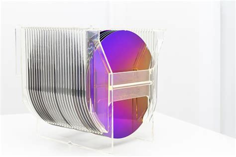 반도체 주조소의 맑은 방에있는 플라스틱 저장 상자의 실리콘 웨이퍼 0명에 대한 스톡 사진 및 기타 이미지 0명 과학 나노