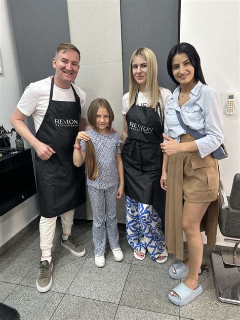 Osmogodišnja Marija Đokić Iz Bijeljine Poklonila Je Svoju Kosu Djeci Iz