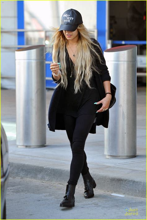 Vanessa Hudgens Keeps It Red At Lax Airport Photo 668059 Photo