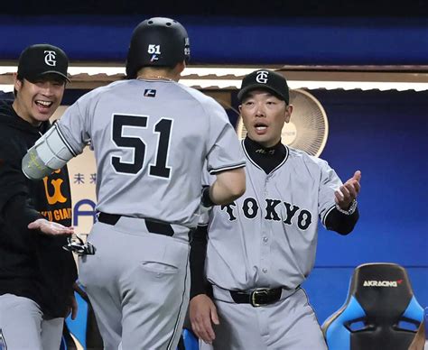 ＜ヤ・巨（8）＞7回のピンチを無失点で切り抜け笑顔の阿部監督（撮影・尾崎 有希） スポニチ Sponichi Annex 野球
