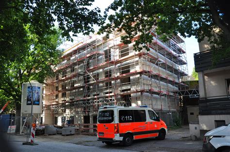 Tödlicher Arbeitsunfall in Hamburg Notarzt reanimiert vergeblich MOPO