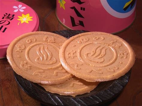 特集 三重の温泉街で長く愛される味… 昔ながらの菓子「炭酸せんべい」戦後まもなく販売始める