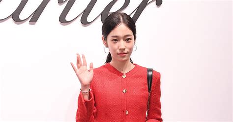 노윤서 강렬한 레드