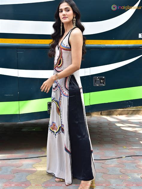 Simran Choudhary Actress Hd Photosimagespics And Stills Indiglamour