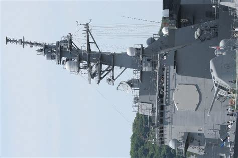 個別「 艦船 ミサイル護衛艦あたごddg177の艦橋構造物とメインマスト」の写真、画像 艦船 Blueforces Fotolife