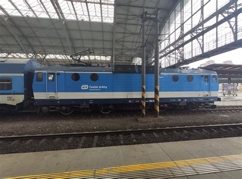 Čd Class 162 Peršingpershing At Prague Main Station On A Push Pull