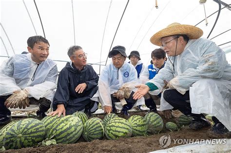 수해 현장 찾은 전북도지사 연합뉴스